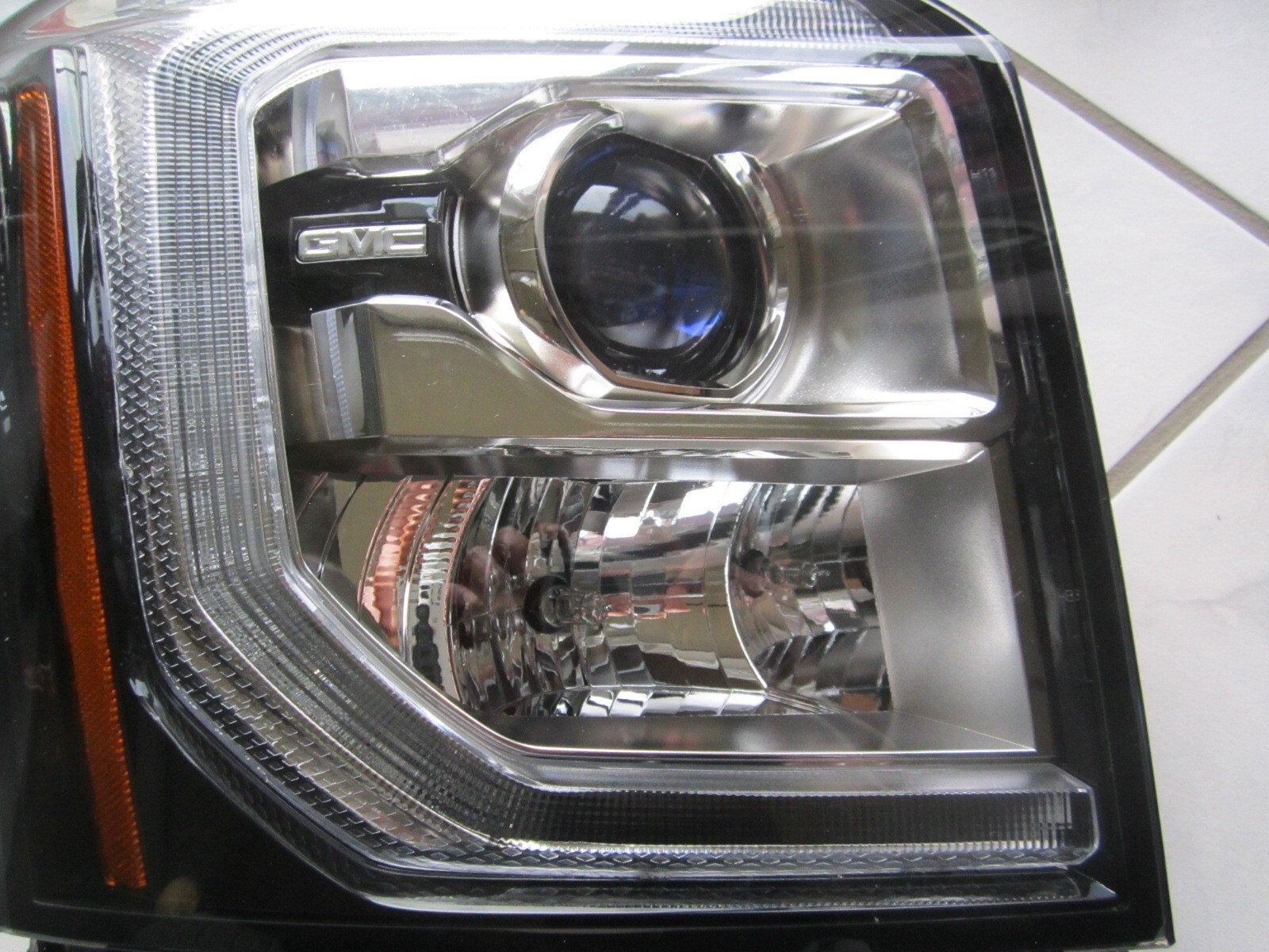 GMC Yukon Scheinwerfer 84155709 84155710 GM links rechts left right ...