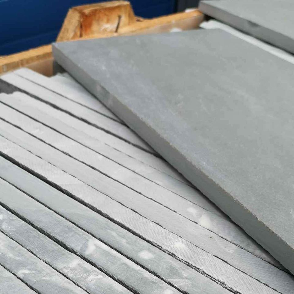 Grey Slate Coping Pond Slabs 800 x 250 | £30.64/m2 | £10.51 collect ...