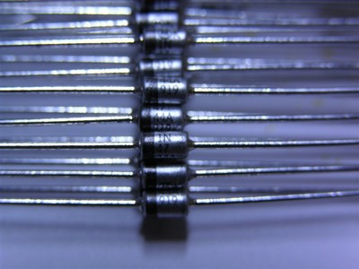 100 Motorola IN4744A 15V 1W Zener Diodes | eBay