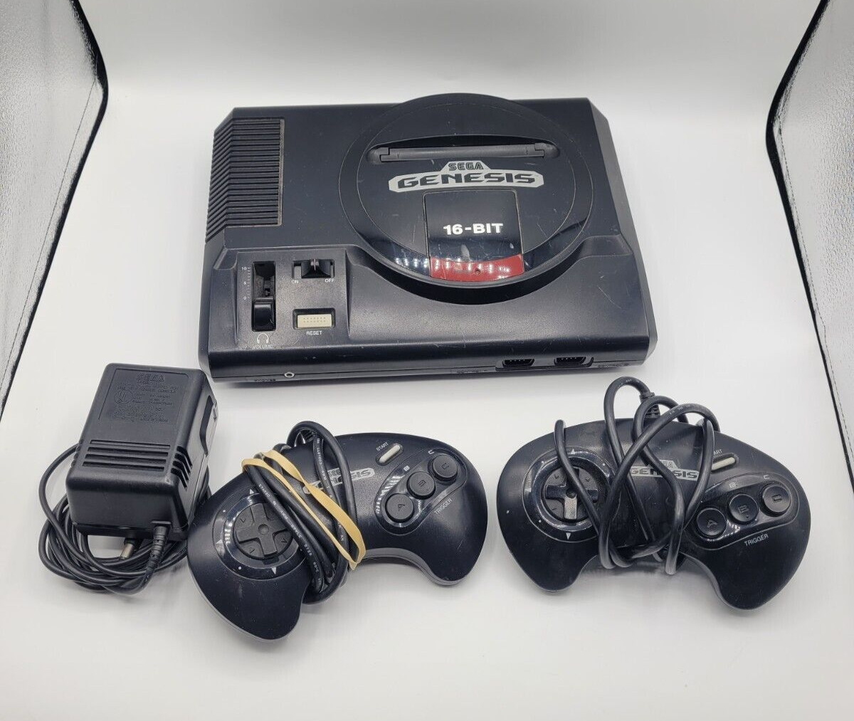 Original Sega Genesis 16-Bit Mk-1601 W 2 Controllers, Power Supply