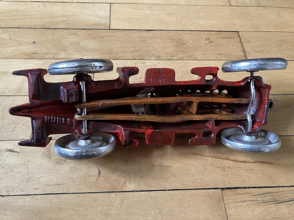 HUBLEY Golden Arrow Race Car 12 Piston Animated Flames Racer Red Cast ...