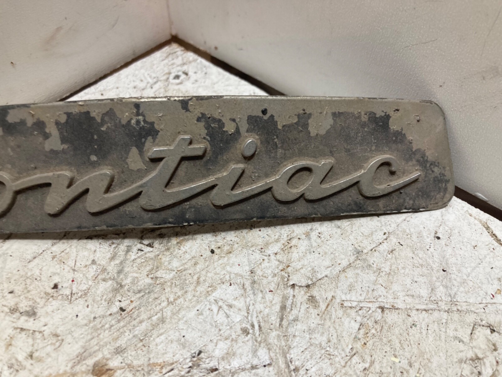 Vintage 1950 1951 PONTIAC HOOD EMBLEM ORNAMENT Script name plate badge ...