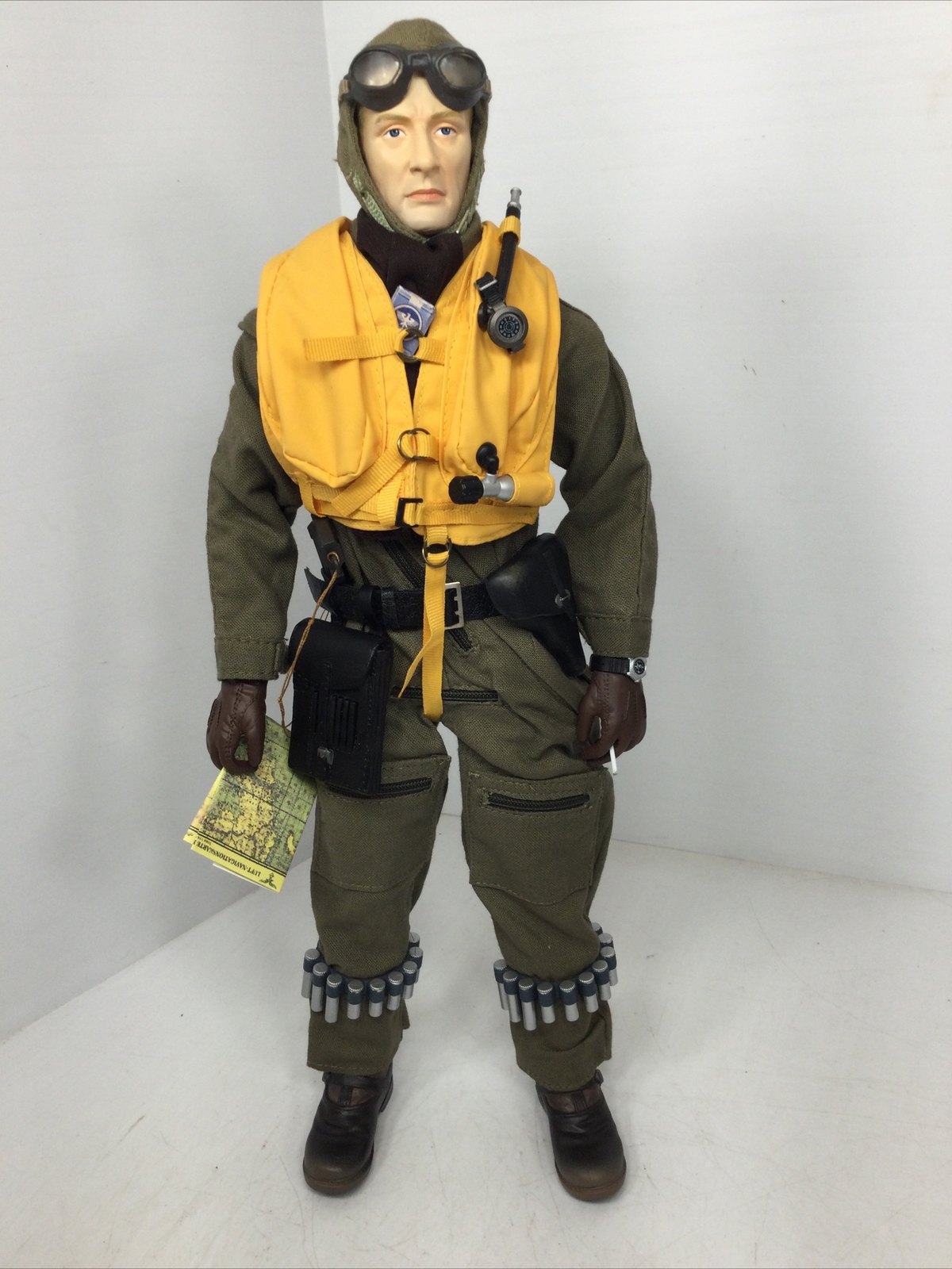1/6 DRAGON WW2 GERMAN LUFTWAFFE STUKA DIVE BOMBER PILOT IN FLIGHT GEAR ...