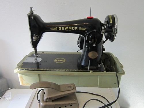 Sewmor Sewing Machine Model 404 With Case | eBay