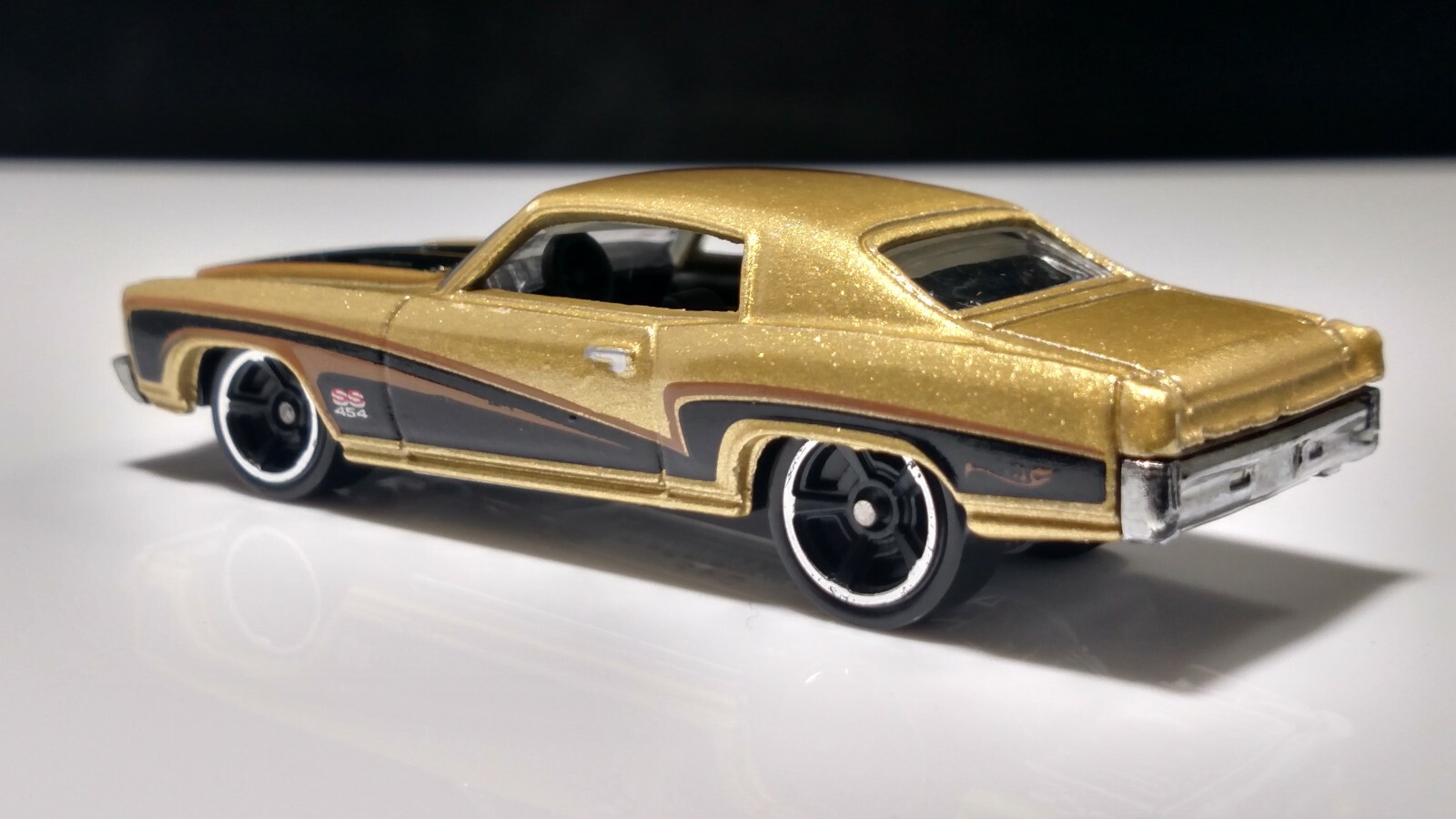 Hot Wheels 1970 Chevy Monte Carlo SS 454 Muscle Car GOLD Black Stripe ...