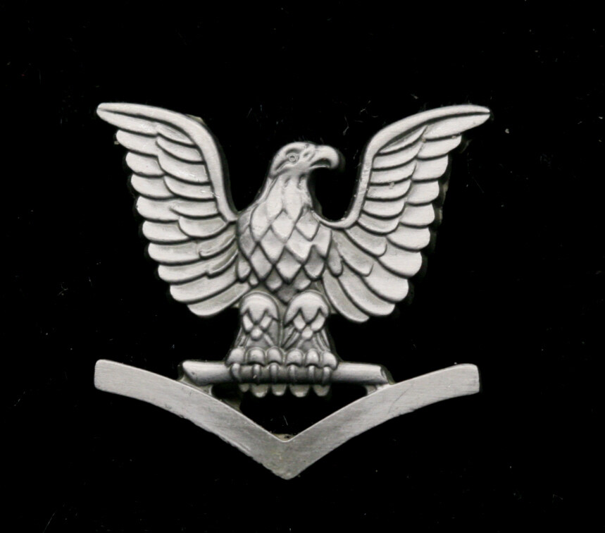 3RD CLASS PETTY OFFICER PO3 LAPEL HAT COLLAR PIN UP US NAVY E4 RT ...