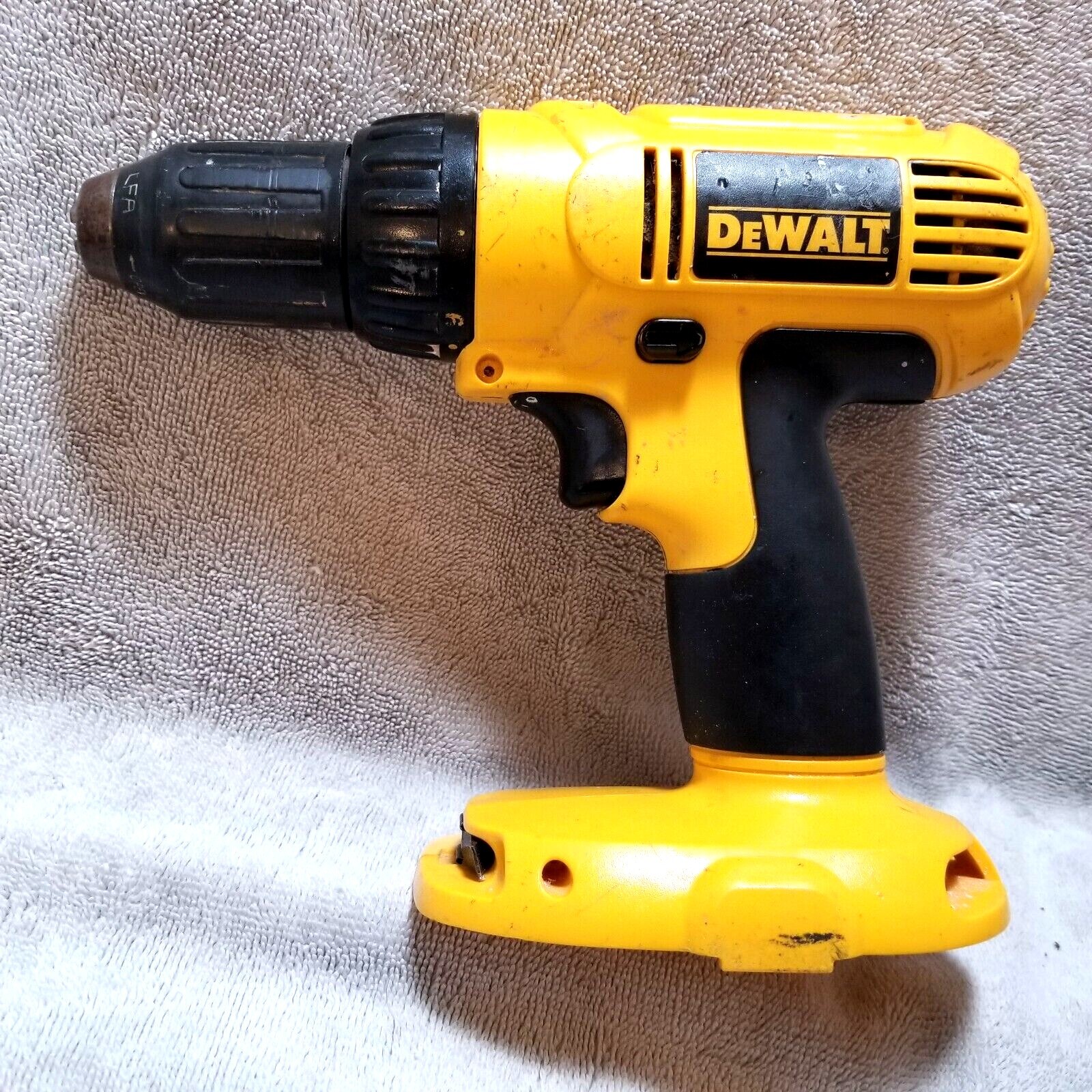 DEWALT DC759 18V 1/2 INCH CORDLESS DRILL/DRIVER TOOL ONLY Works great ...
