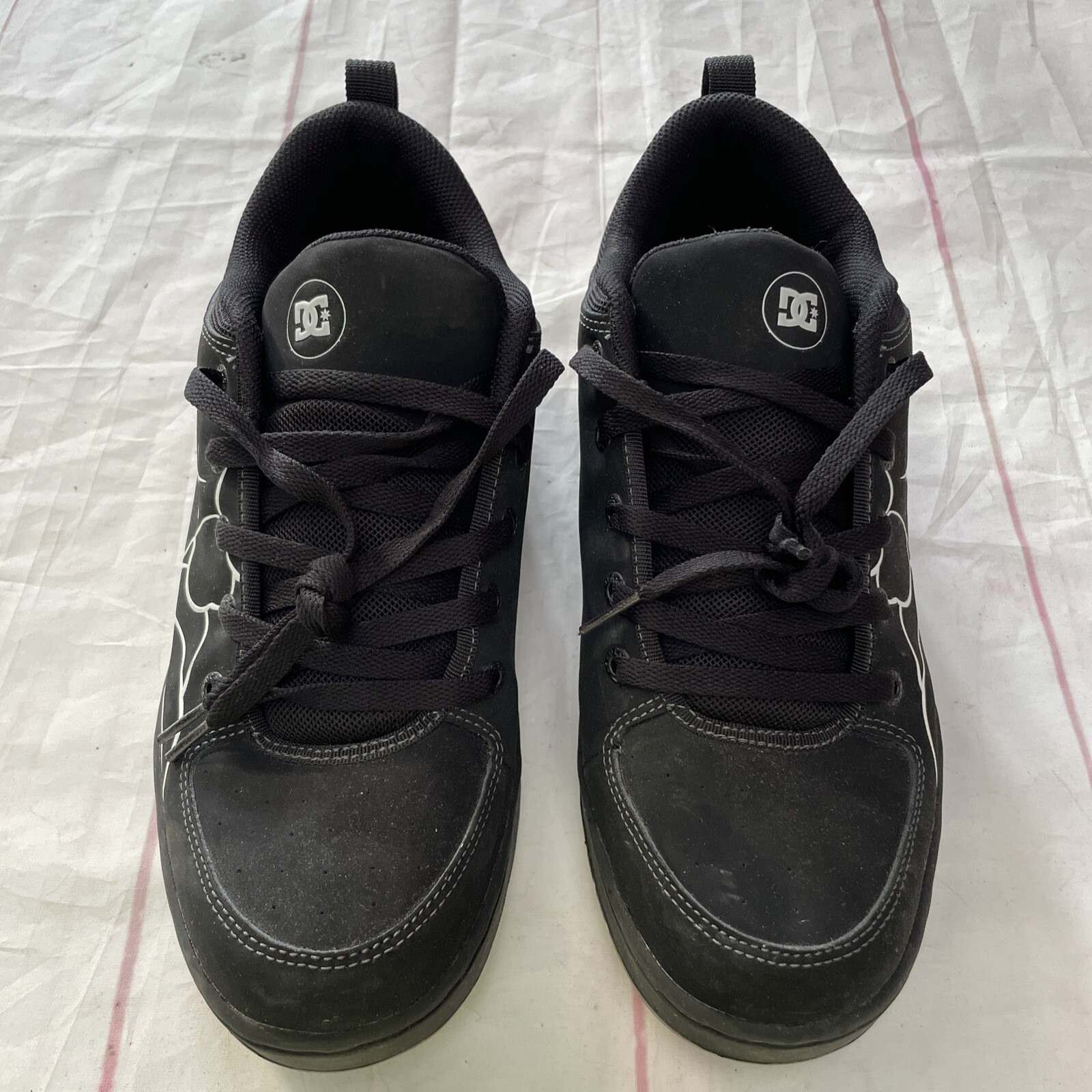 Vintage DC Shoes x KAWS Artist Series Skateboarding S… - Gem