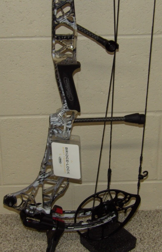 New Mathews Lift 33 Bow - Elevated II Finish- Several Mods Available ...