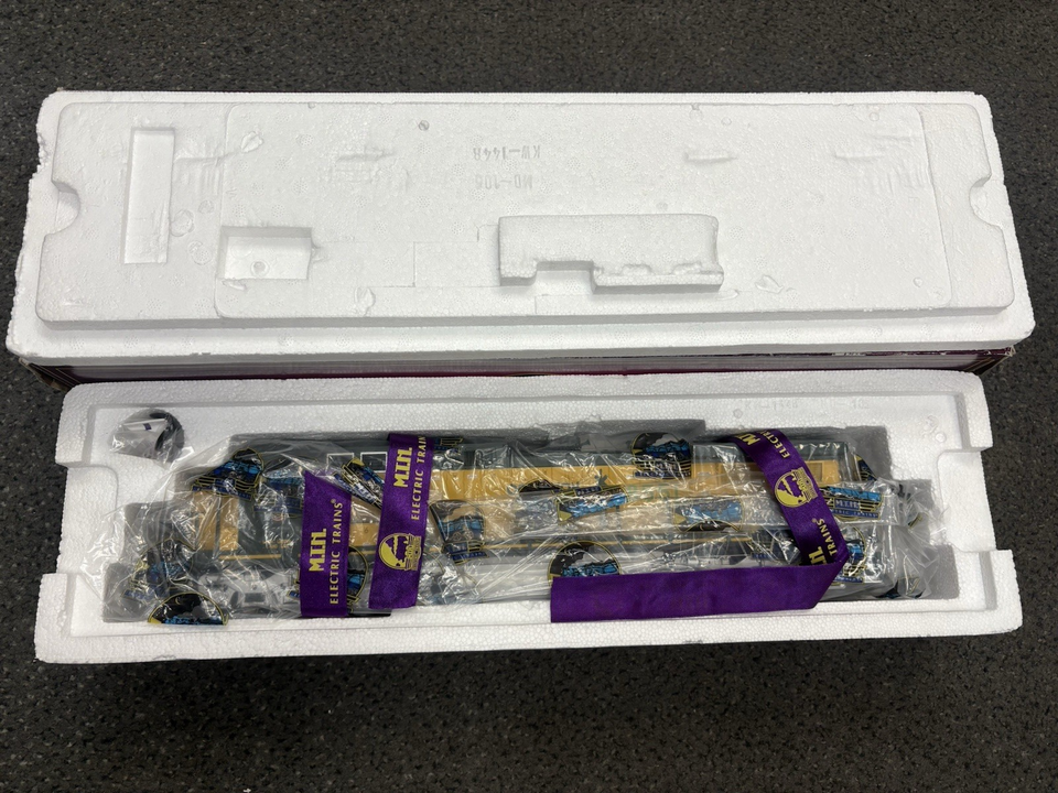 Chicago & North Western O Scale Dash-8 Narrow Nose Diesel Engine 20 ...