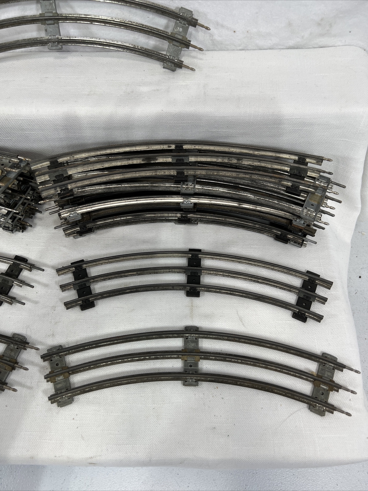 LIONEL 027 CURVE TRACK, 27 PIECES USED NEEDS CLEANING | eBay