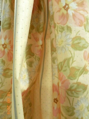 3Y Vintage Screen Print Chetley Originals Fabric Pale Maize Pink Wild ...