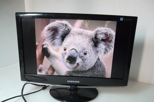 Samsung SyncMaster 933SN Monitor 19" Widescreen VGA 933 1360x768 ...