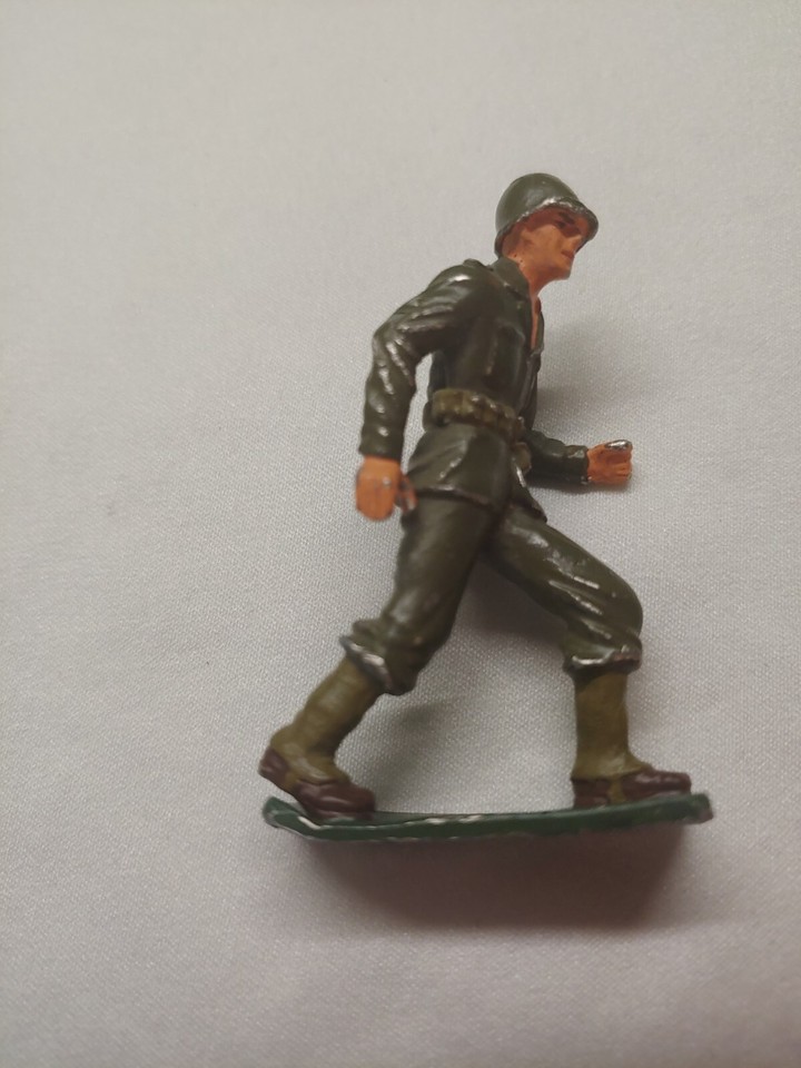 Lot Of 2 WW2 US ARMY SOLDIERS Unknown Brand W/Names 2" Metal | eBay