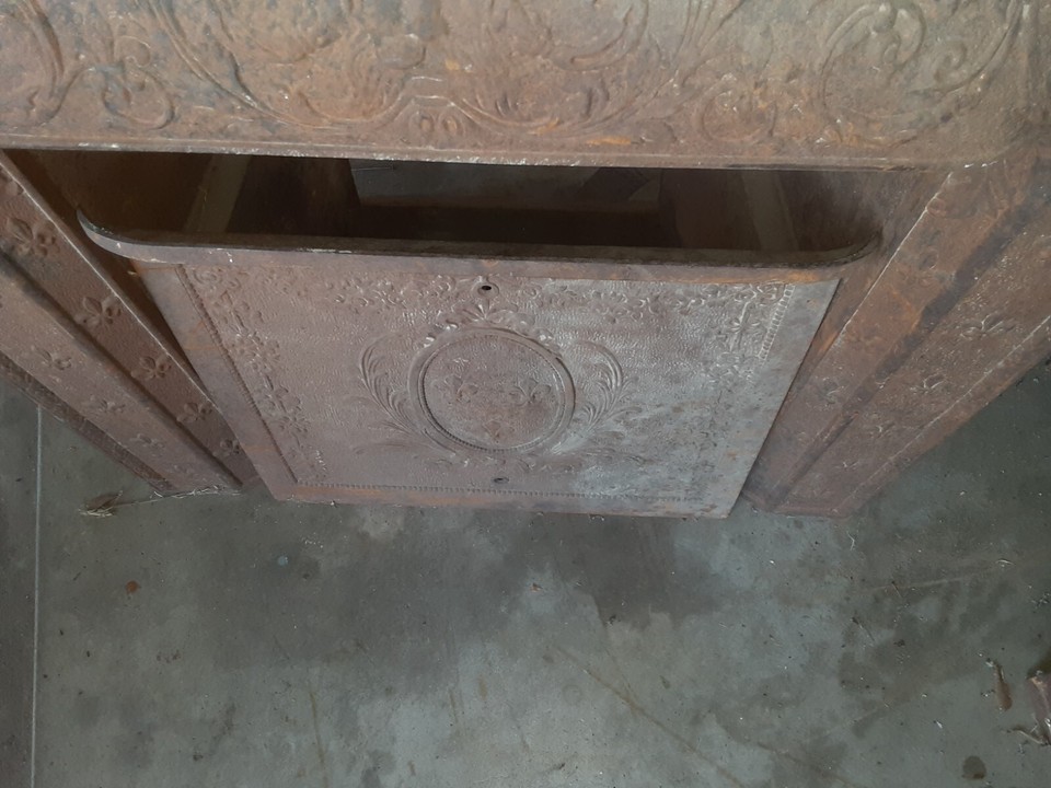 ANTIQUE ORNATE GARGOYLE PEERLESS CAST IRON/METAL FIREPLACE INSERT ...