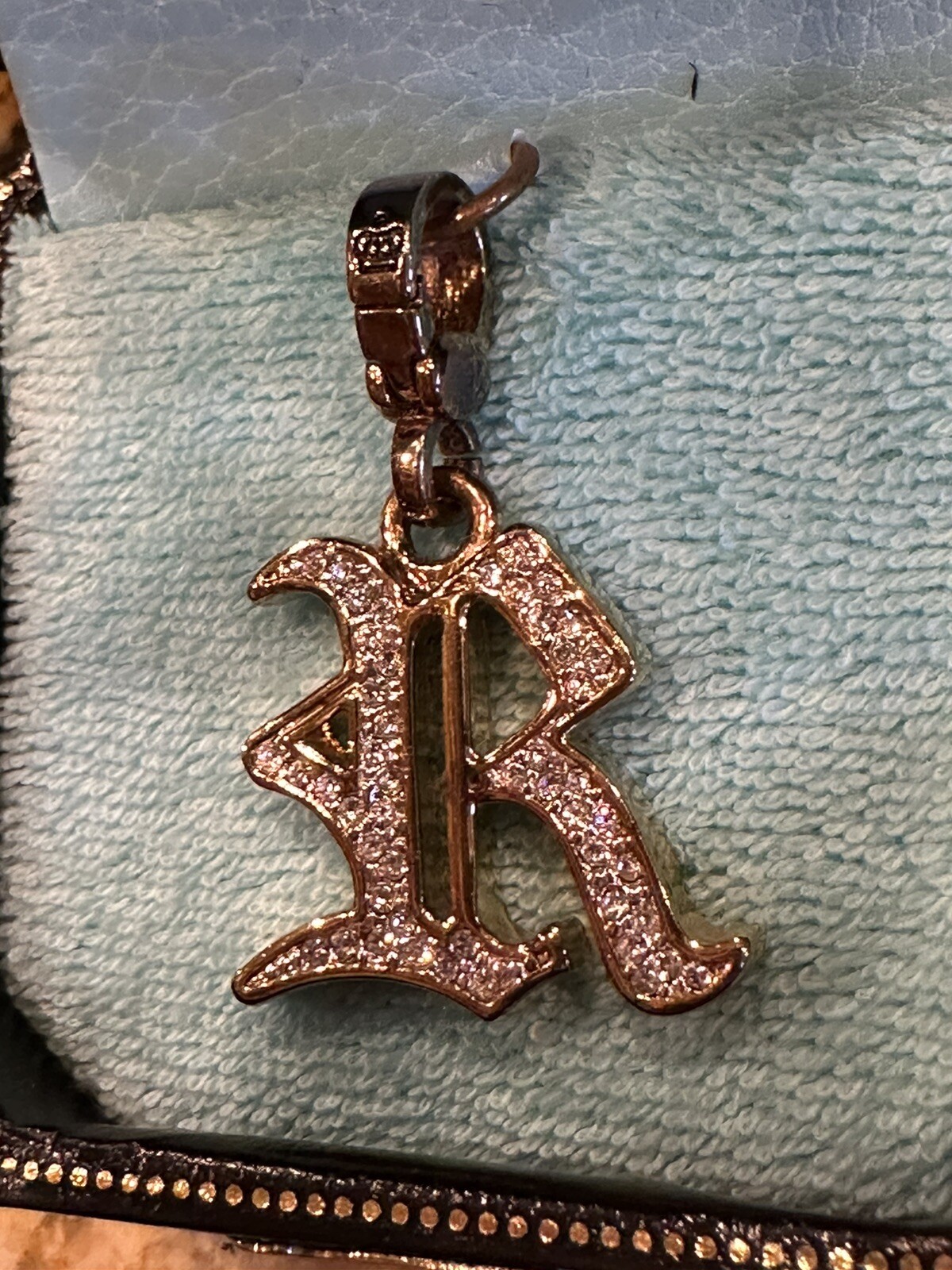 JUICY COUTURE GOTHIC LETTER R CHARM (VERY RARE) - Gem