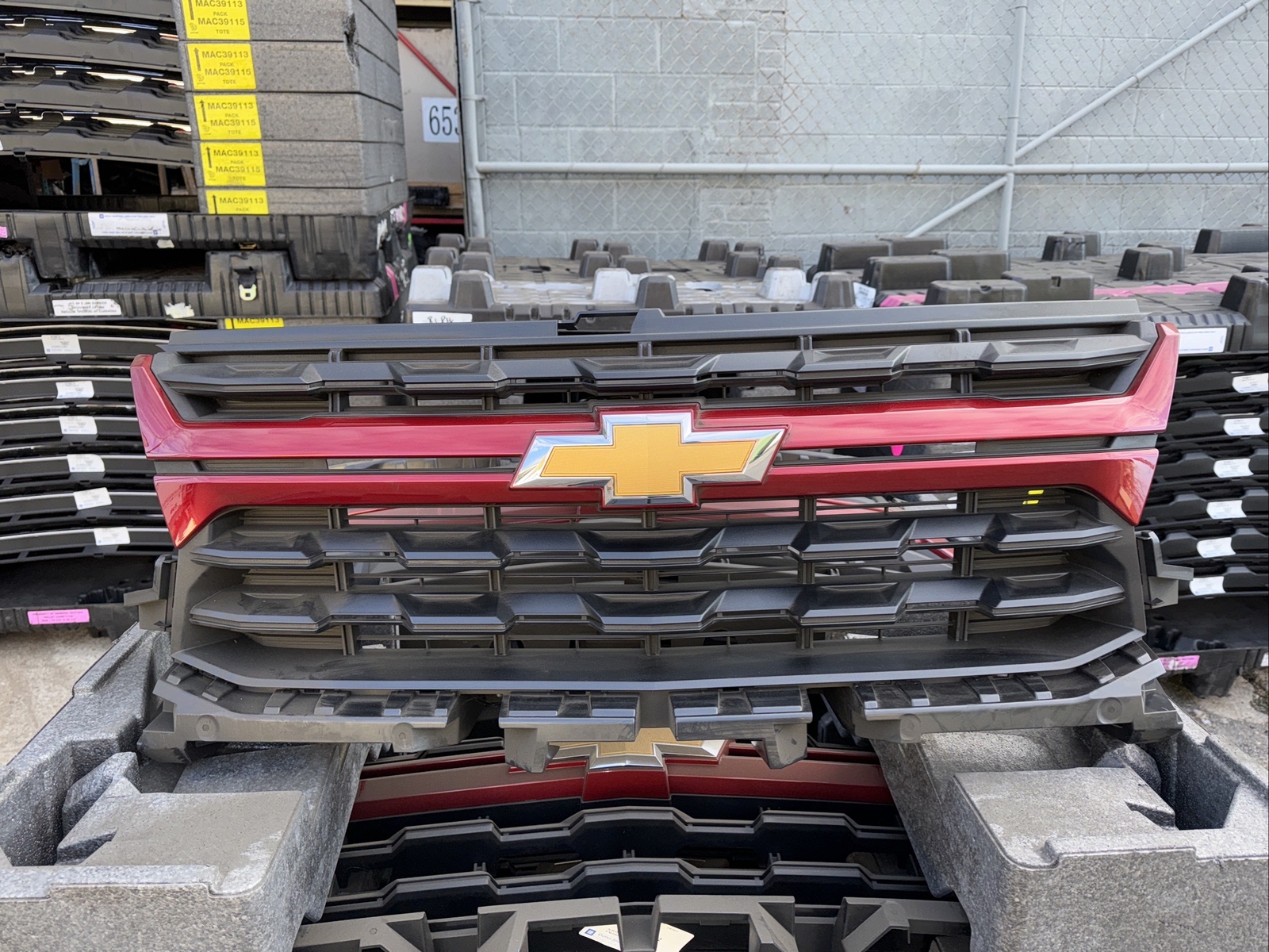 2021-2022 Chevrolet Colorado Front Red Grille Assembly OEM NEW 84922758 ...