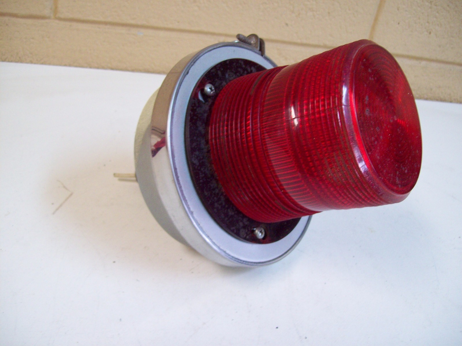 ADAPTABEACON 50R-N5 SIGNAL LAMP BEACON RED - USED - FREE SHIPPING | eBay