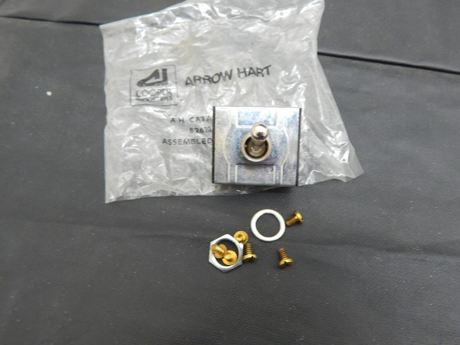 ARROW HART 82612 3PST 16 AMP 125 VAC TOGGLE SWITCH - USA SELLER FAST ...