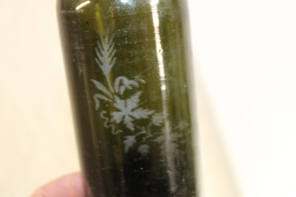 ANTIQUE BLACK GLASS WHISKEY BOTTLE APPLIED TOP DECORATED 10'' | eBay