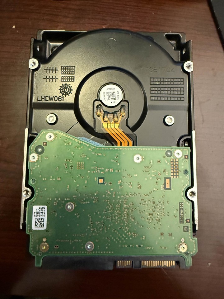 HGST 12TB SAS 3.5" 12Gb/s 7.2K RPM 4KN Server Hard Drive ...