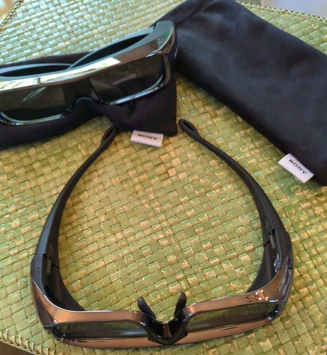Sony 3D Glasses 2 Pair TDG-BR100 & TMR-BR100 Sync Transmitter for Sony ...