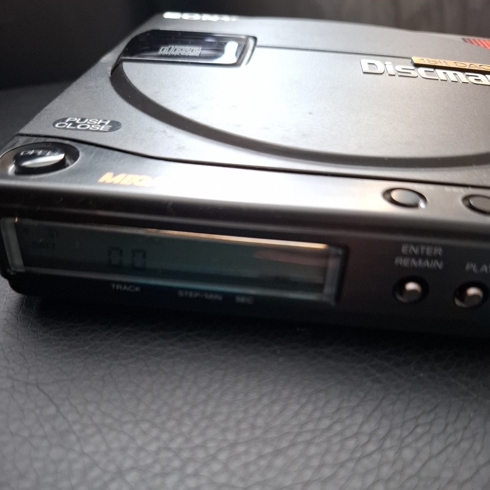 Sony Discman D-99 Vintage Full Metal Portable CD Player Box. Powers up ...
