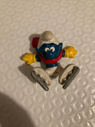 Smurfs Ice Skater Skating Smurf Red Scarf Yellow Mittens | eBay