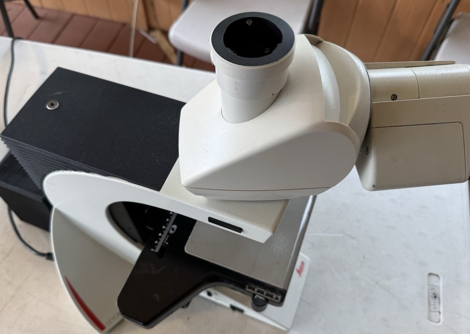 Leica DM2500 Microscope With Trinocular Head No Objective Lens | eBay