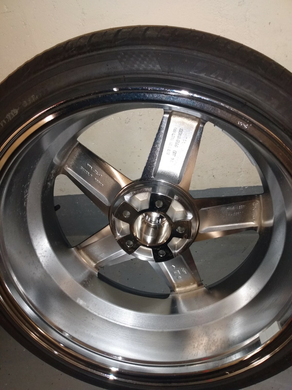 22" Iroc Rims Tires | Silver | 5x127 | 9.5" | 25 | All Season | 4-Piece | 4