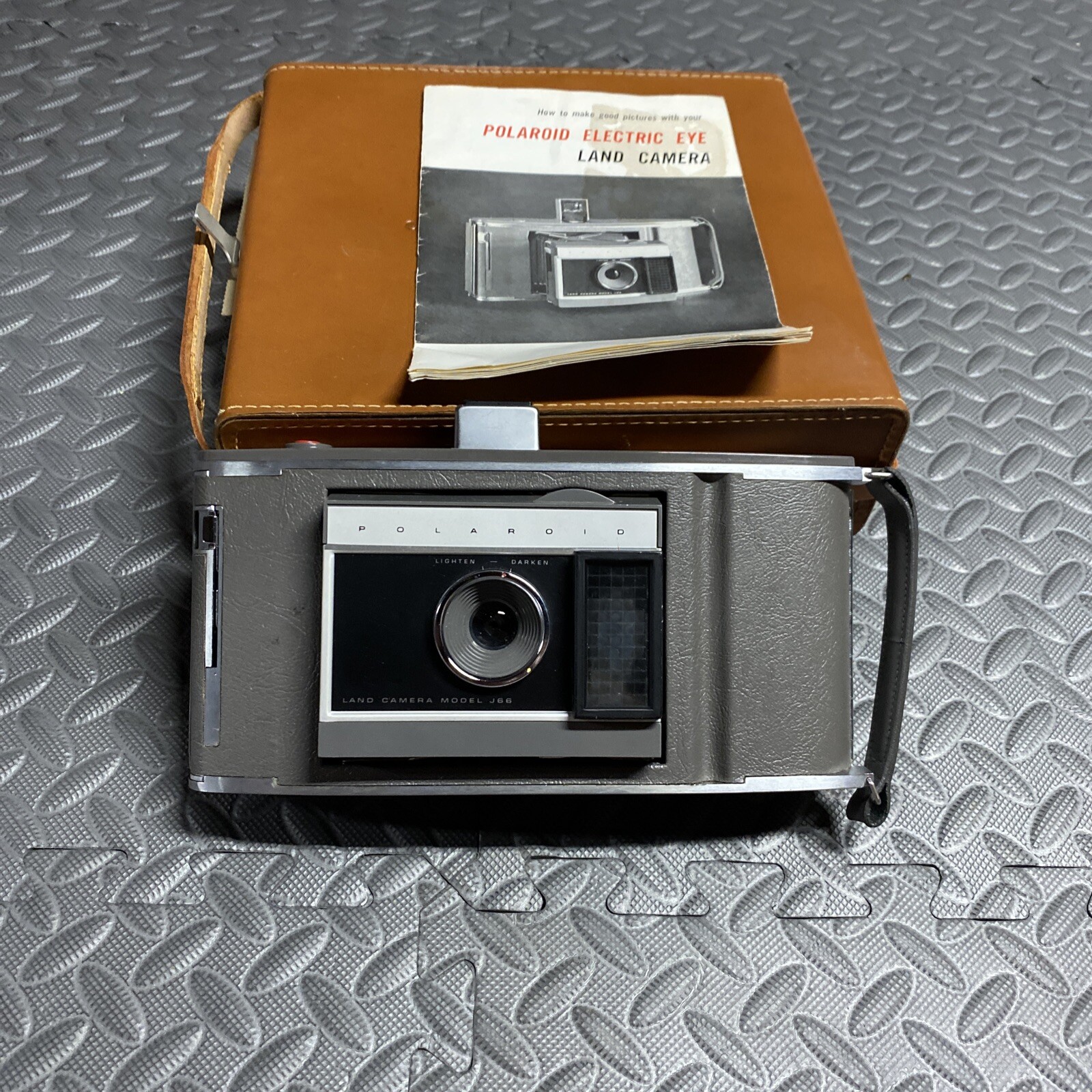 Polaroid Electric Eye Land Camera Model J66 W/Original Polaroid Leather ...