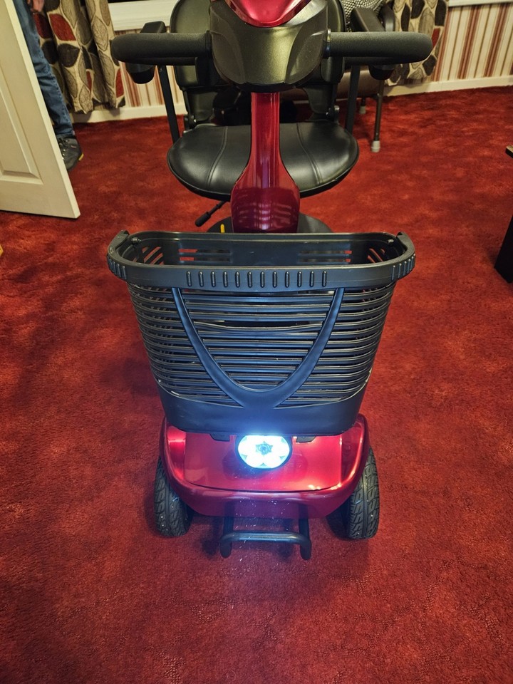 Super Lightweight Electric Boot Mobility Scooter Easy Folding USB Port ...