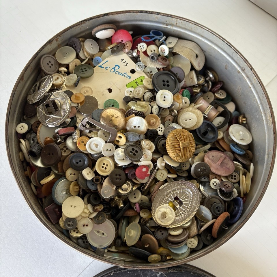 Vintage Mixed Color Assorted Sewing Buttons 5 lbs in 10 inch Yellow ...