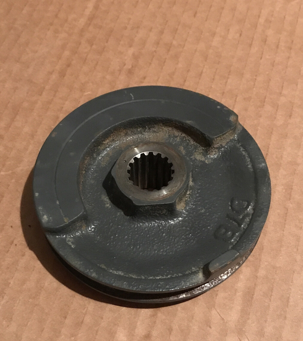 13 Kubota RTV900 XT OEM Front Engine Fan Fan Accessory Drive Pulley ...