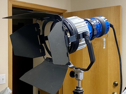 ARRI POCKET PAR 400W HMI LIGHT KIT Case / Dimmable / Spot-Flood ...