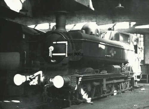 PHOTO GWR 57XX CLASS 0-6-0PT NO 4696 WITH NUMBER PAINTED ON BUFFER BEAM ...