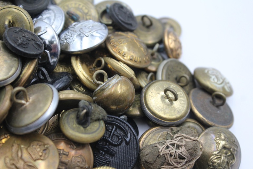 Mixed Buttons Lot Inc Welsh Guard Civil Defence MGC Pay Corp Kings ...