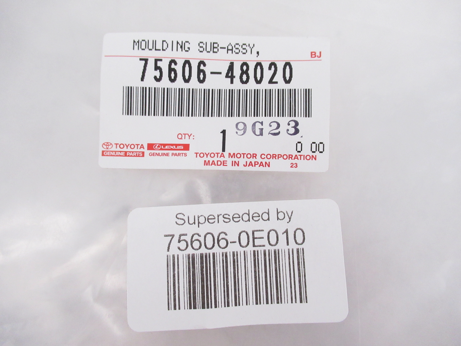 Genuine OEM Lexus 75606-0E010 Driver Rear Wheel Opening Fender Molding ...