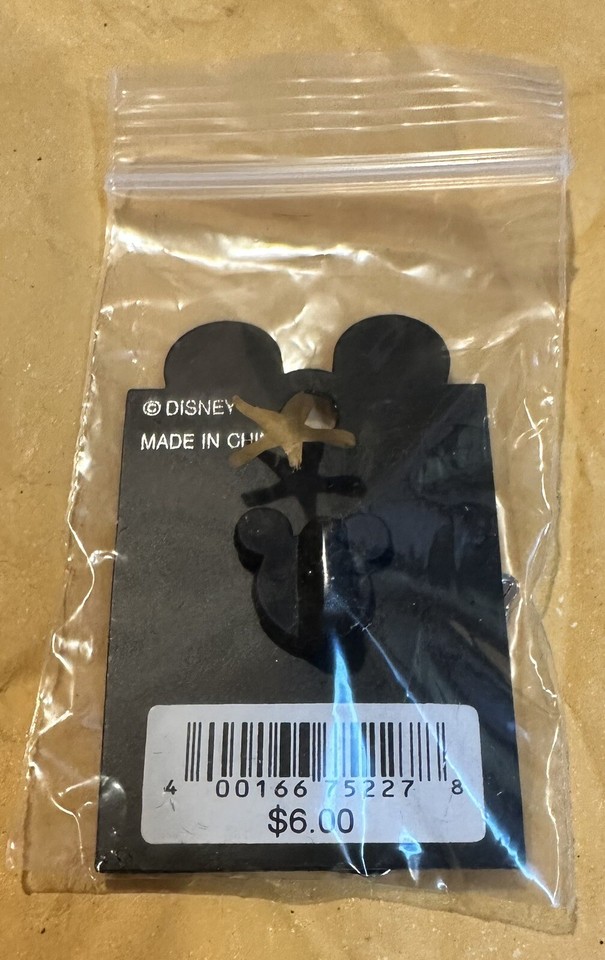 Disney Fab 4 Personalized Name Pin Badge w/Mickey Minnie Donald Goofy ...