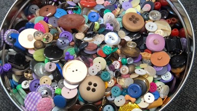 1.5kg Job Lot of Vintage and Unusual Buttons for Arts and Crafts - CG ...