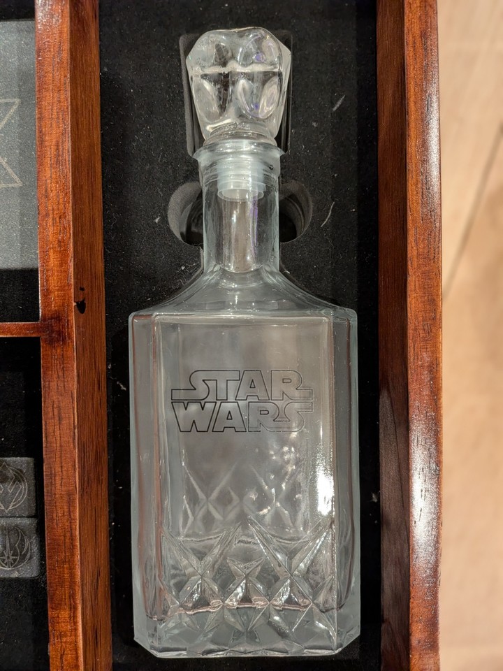 2019 Lucasfilm Star Wars Crew Exclusive Decanter Set Mandalorian Clone ...