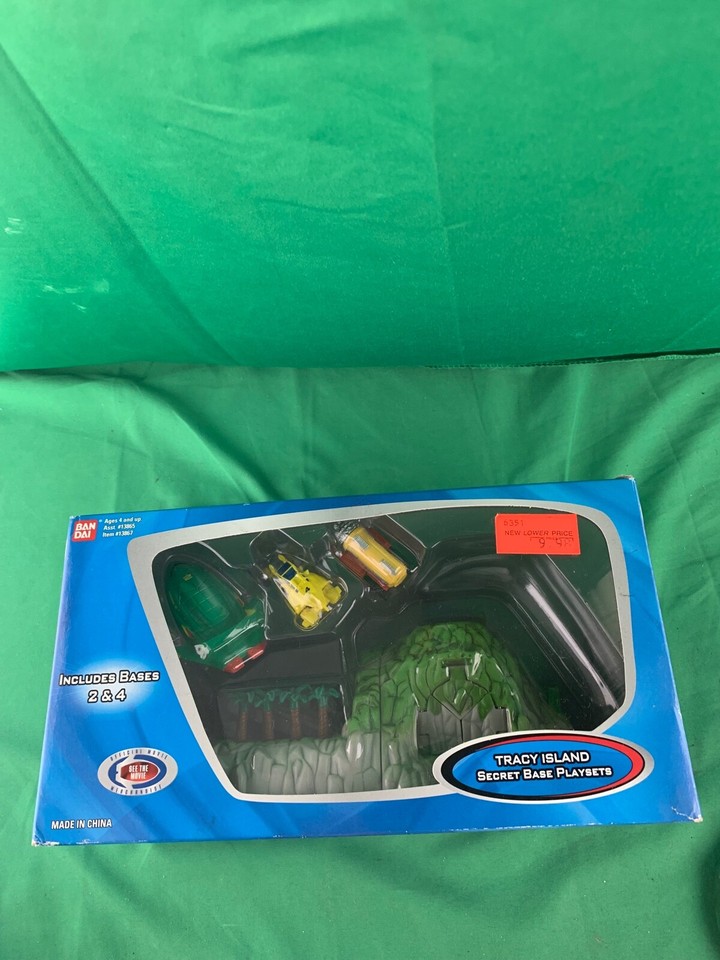 Bandai Thunderbirds Tracy Island Secret Base Playset Universal Studios ...