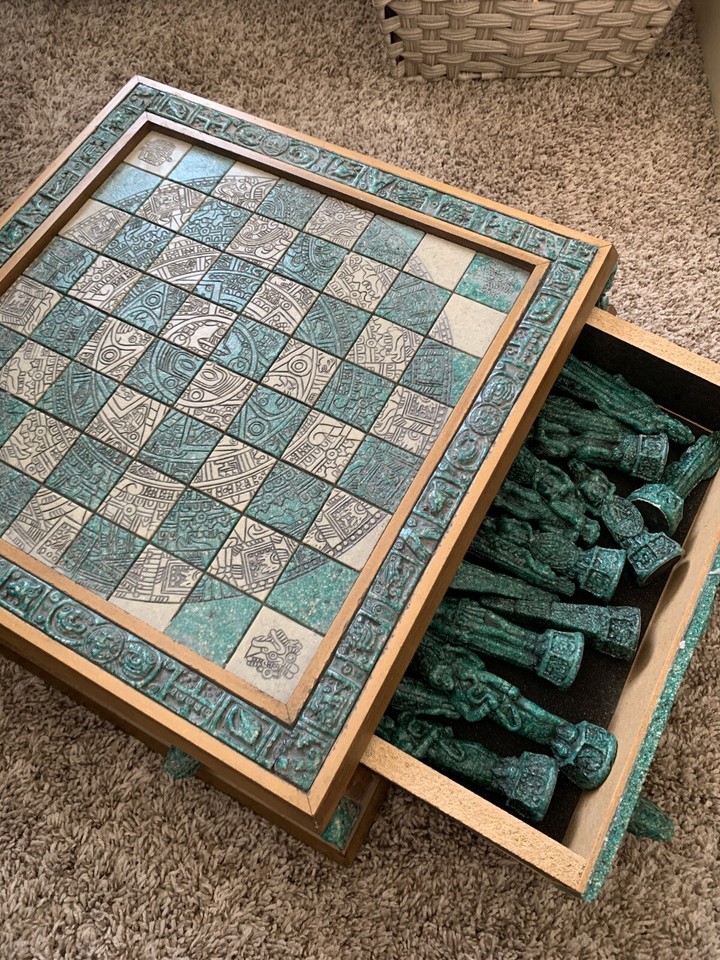 VTG Unique Mayan Sun Aztec Conquistador Chess Set Malachite Stone Wood ...