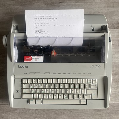 Typewriters & Word Processors - Correctronic Electronic Typewriter