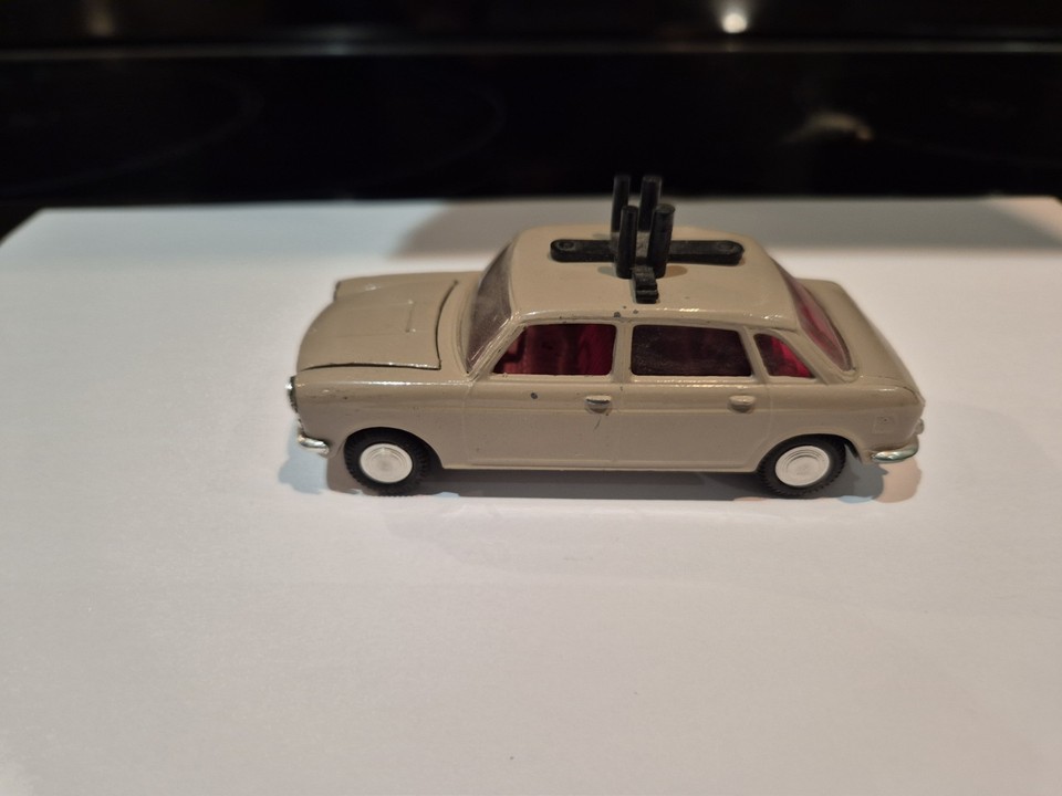 SPOT-ON Austin 1800 model 410 | eBay UK