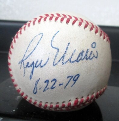 Roger Maris - 1979 - Autographed Baseball - Beautiful High Quality ...