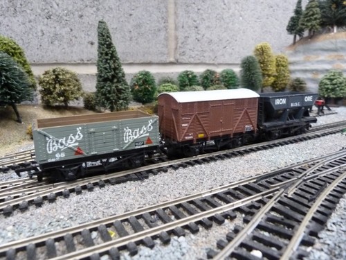 Mainline rake of 3 wagons for OO gauge model train set | eBay UK