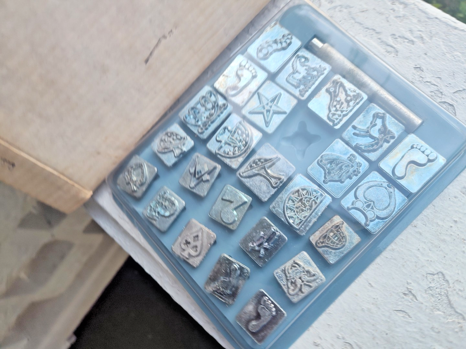 Vintage CRAFTOOL 8200 Series Western Lot Of Leather Working Stamps | eBay