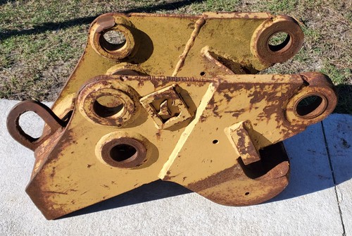 Wain-Roy ½ yard style excavator coupler (Tag QC33/35) 60/70mm pins 2½ ...