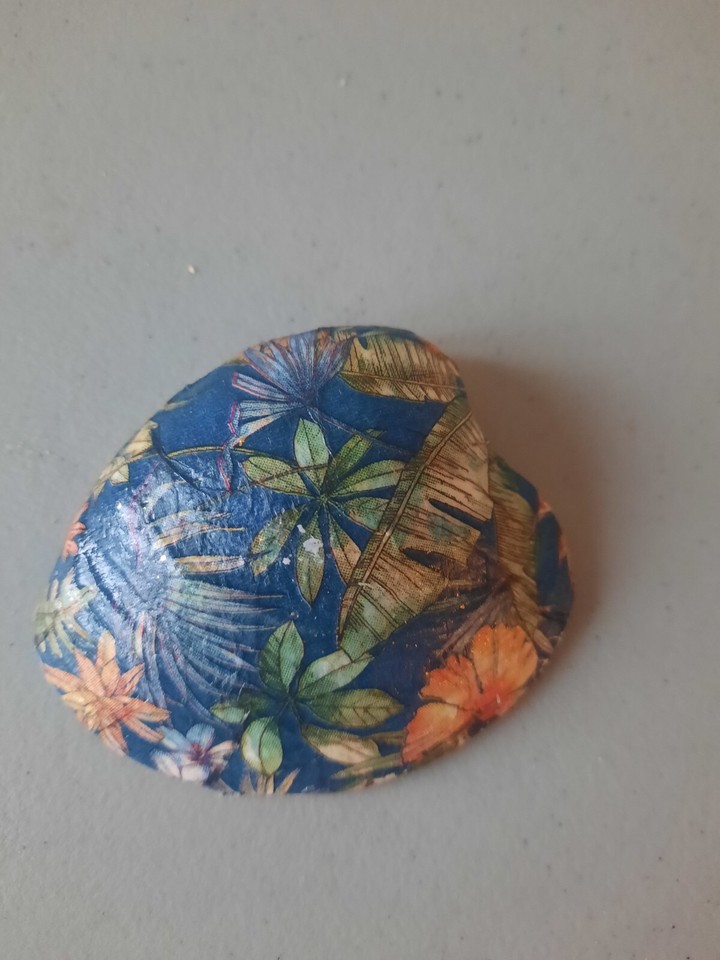 Decoupaged Clam Shell Trinket Holder with golden trim-Free Shipping! | eBay